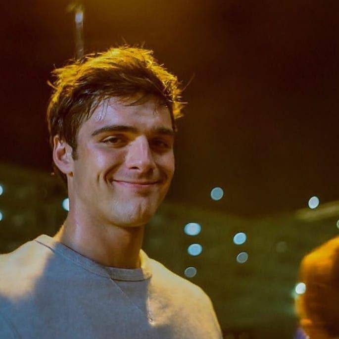 Jacob Elordi has such a cute smile - 9GAG