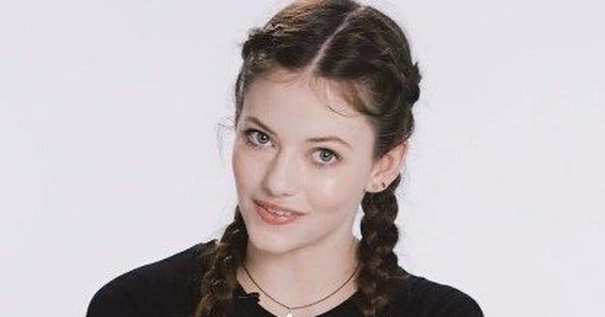 Mackenzie Foy's long braided hair - 9GAG