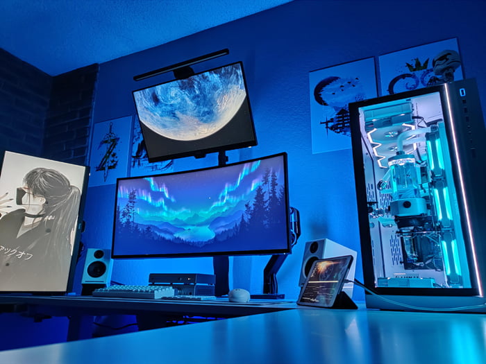 Been rocking blue setups since 2013 - 9GAG