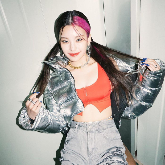 ITZY - Yeji - 9GAG