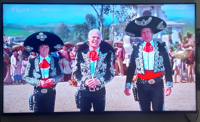 The 3 Amigos are on and I'm really happy to watch it after a tiring Thursday. - 9GAG