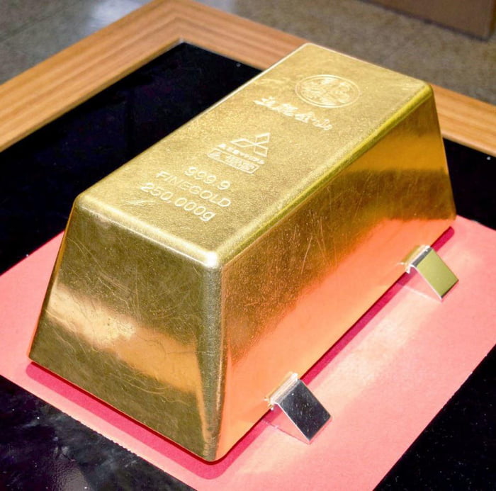 The largest bar of gold in the world is 250 kg, currently on display at ...