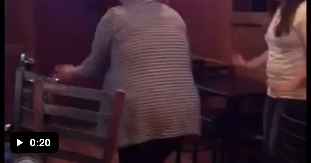 Dance in the bar - 9GAG