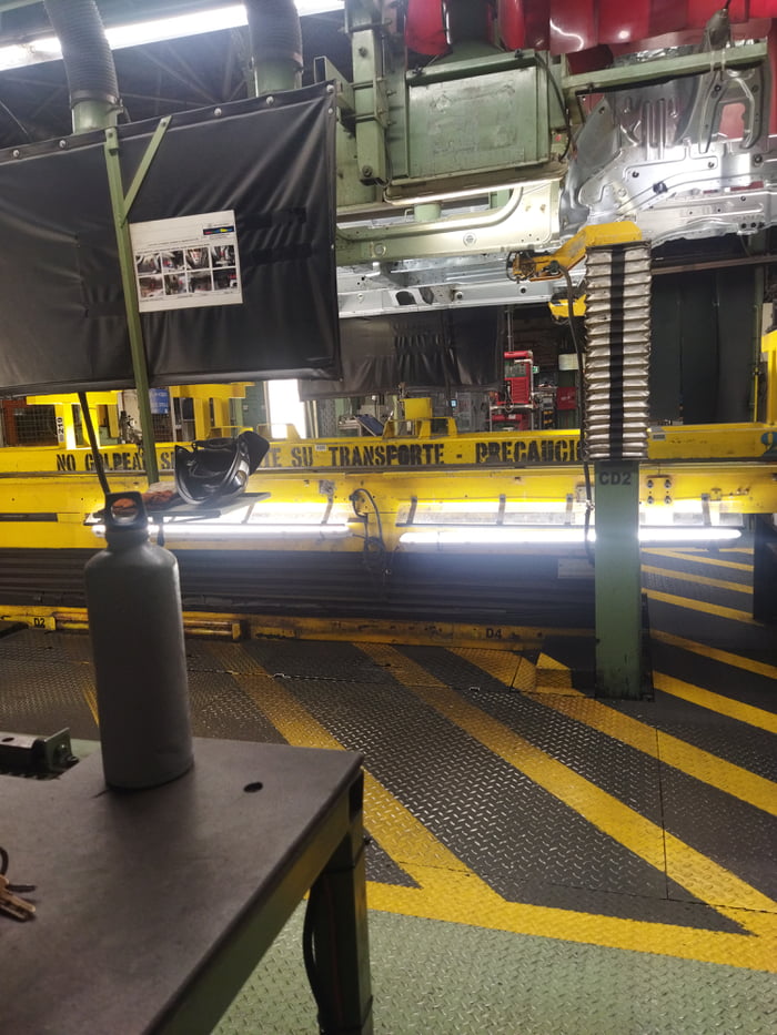 Night shift gang,4 hours to go... How is your night going bois? - 9GAG