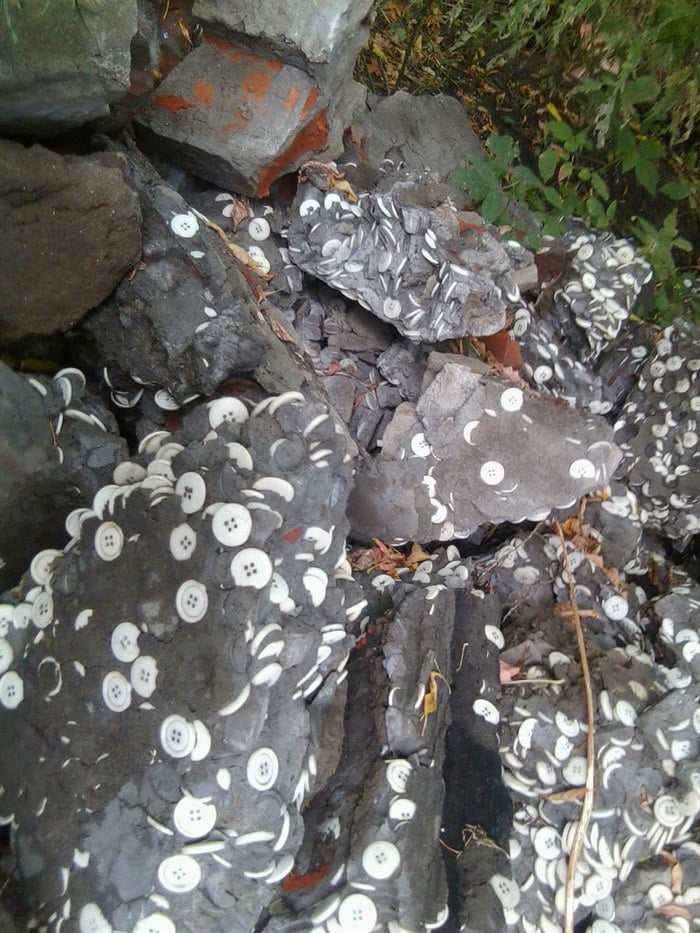 Buttons mine. - 9GAG