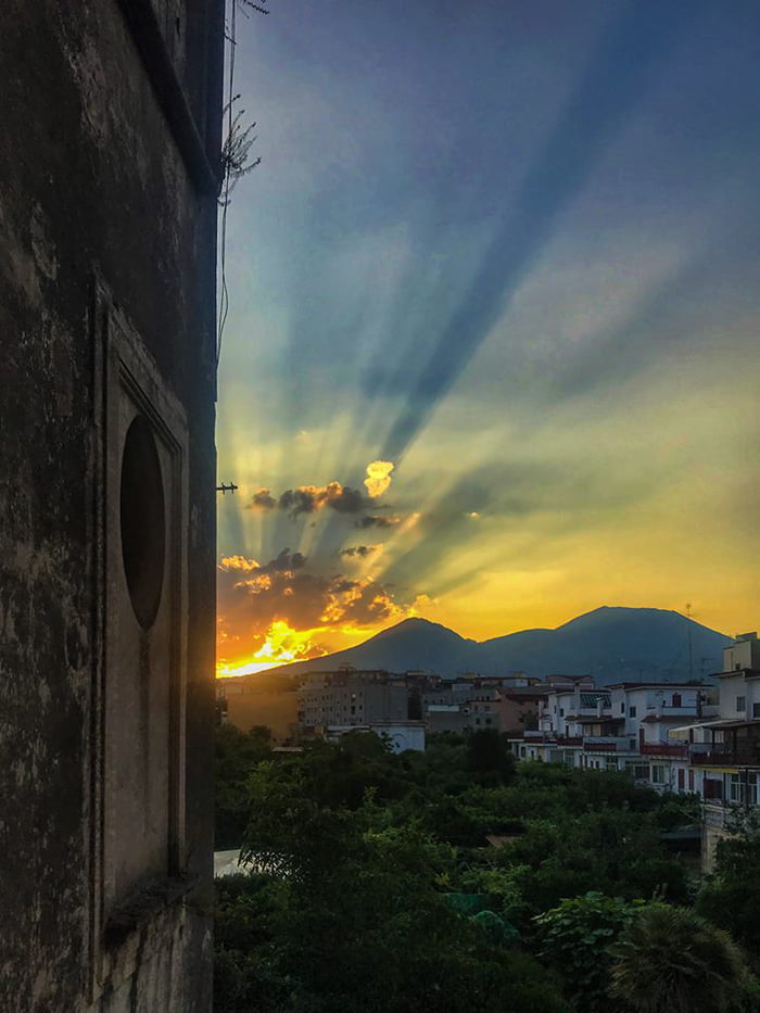 First Sun of August (Napoli) - 9GAG