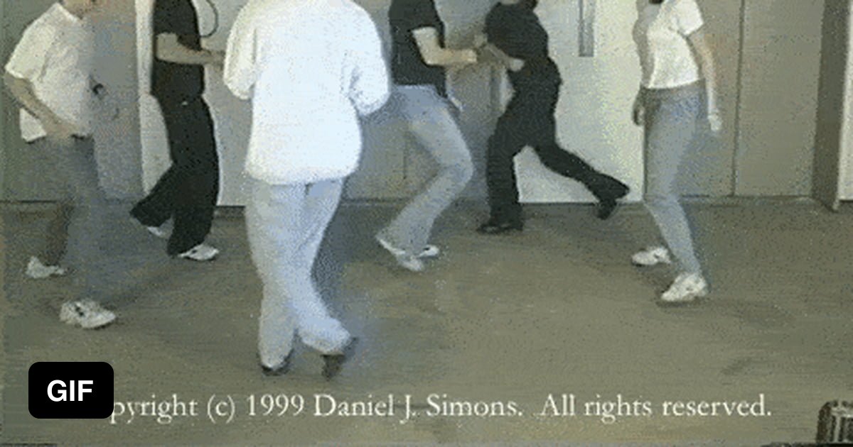 Count How Many Times Players Wearing White Pass The Ball 9GAG