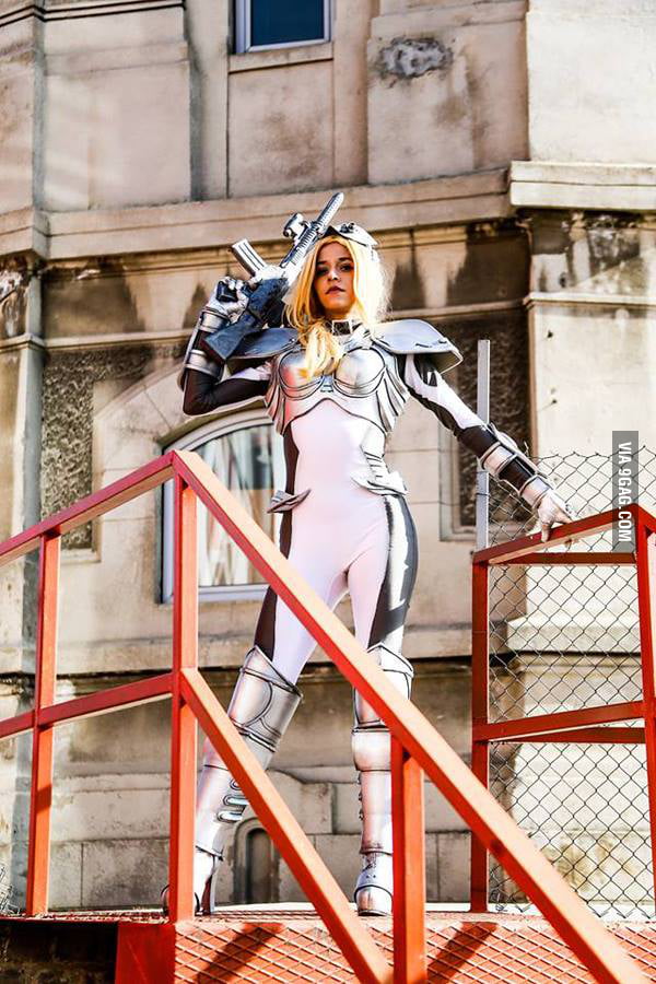 Nova Starcraft/Heroes of the Storm Cosplay - 9GAG