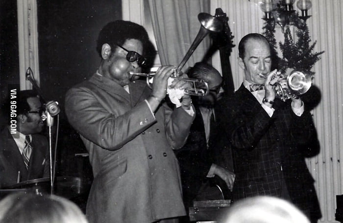 The guy with the big cheeks his name is dizzy gillespie - 9GAG