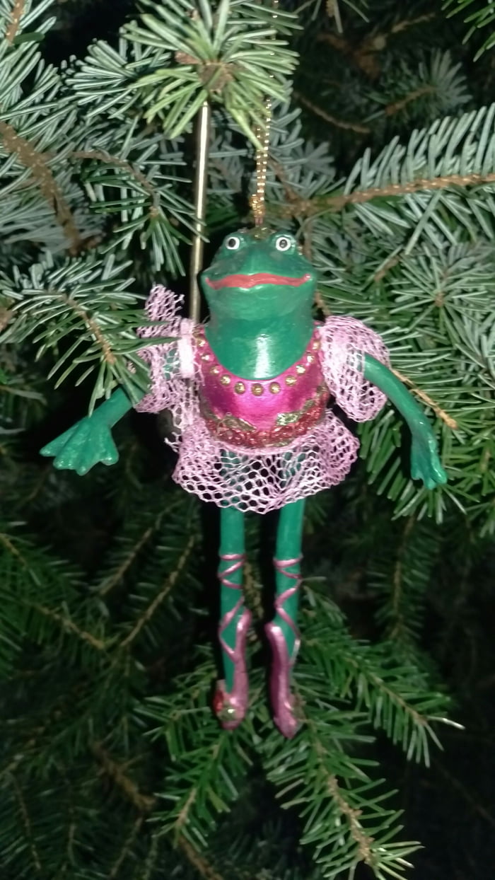 Ultra rare christmas tree ornament Pepe. - 9GAG