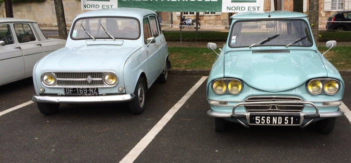 My Renault 4 (1972) on left and my great-mother's Ami 6 Citröen (1968 ...