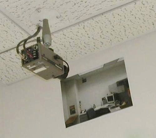 How to trick security cameras the right way - 9GAG