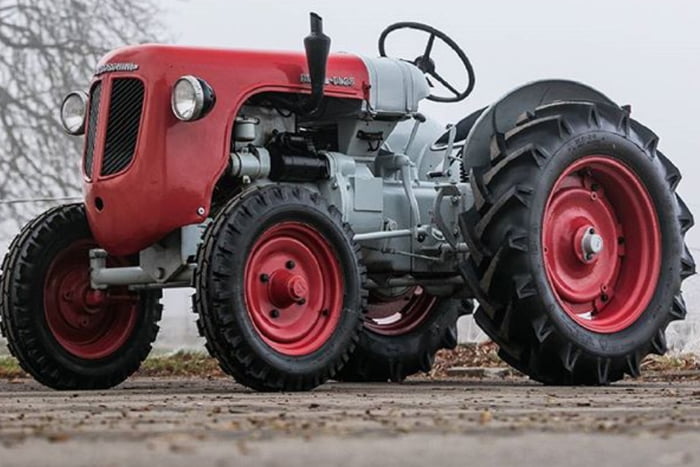 1952 Lamborghini DL25 - 9GAG