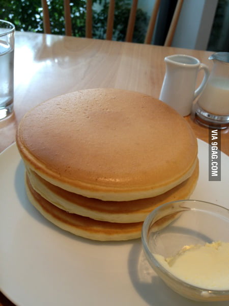 Oddly satisfying pancakes. - 9GAG