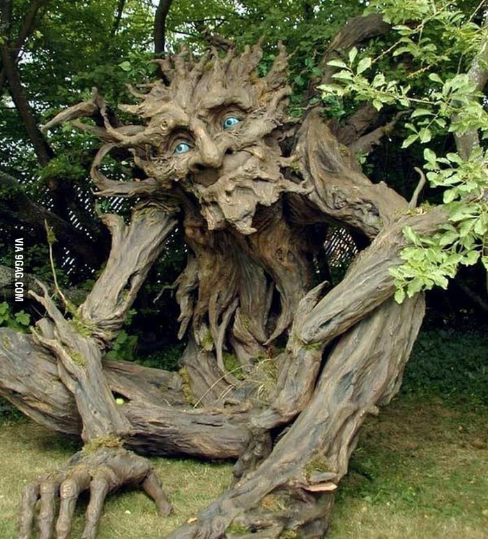 Epic Tree Sculpture - 9GAG