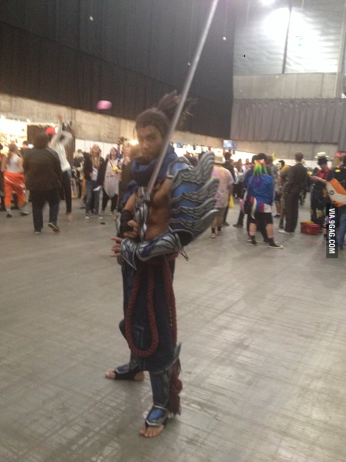 Epic Yasuo cosplay from League of Legends! ~Desucon 9 ~ - 9GAG