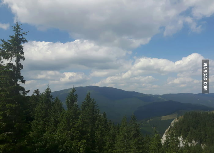 Who else loves mountains and forests . I took the pic btw . - 9GAG