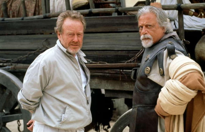 Ridley Scott and Oliver Reed on the set of Gladiator in 1999 - 9GAG