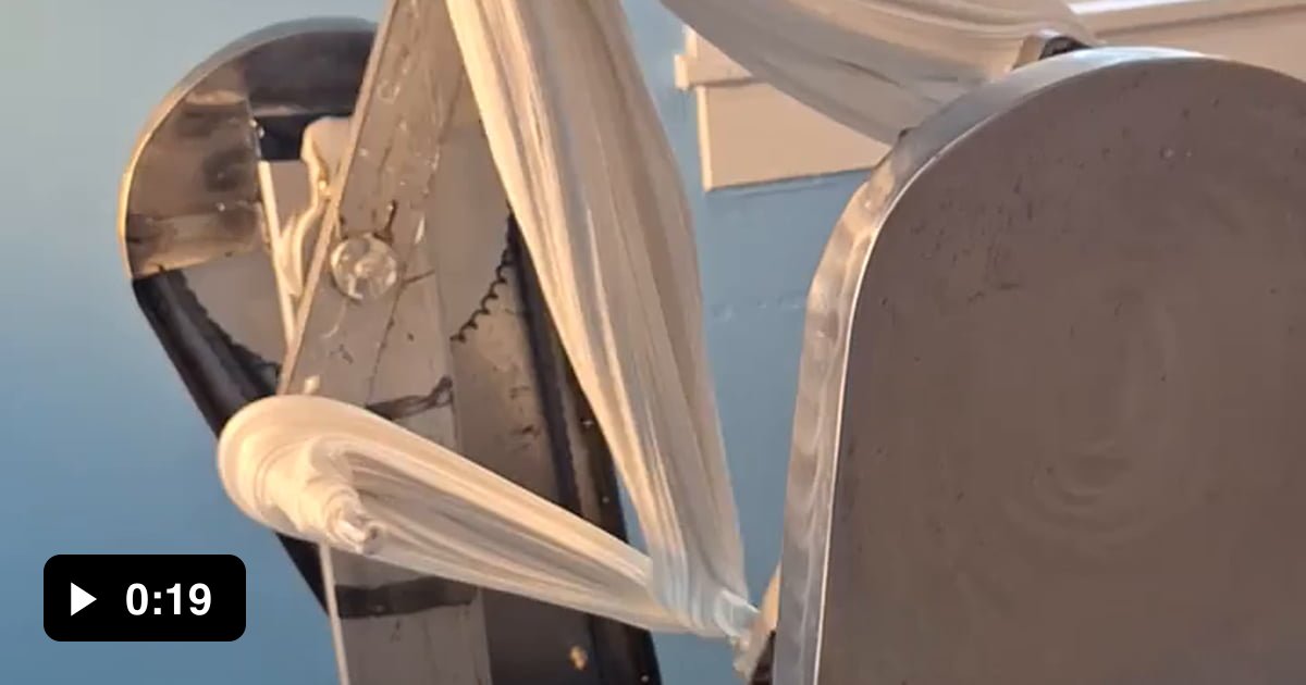 Candy stretching machine stretching candy - 9GAG