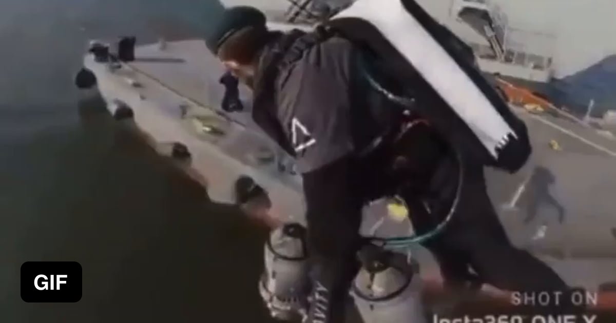 Green beret flys around in jet pack - 9GAG