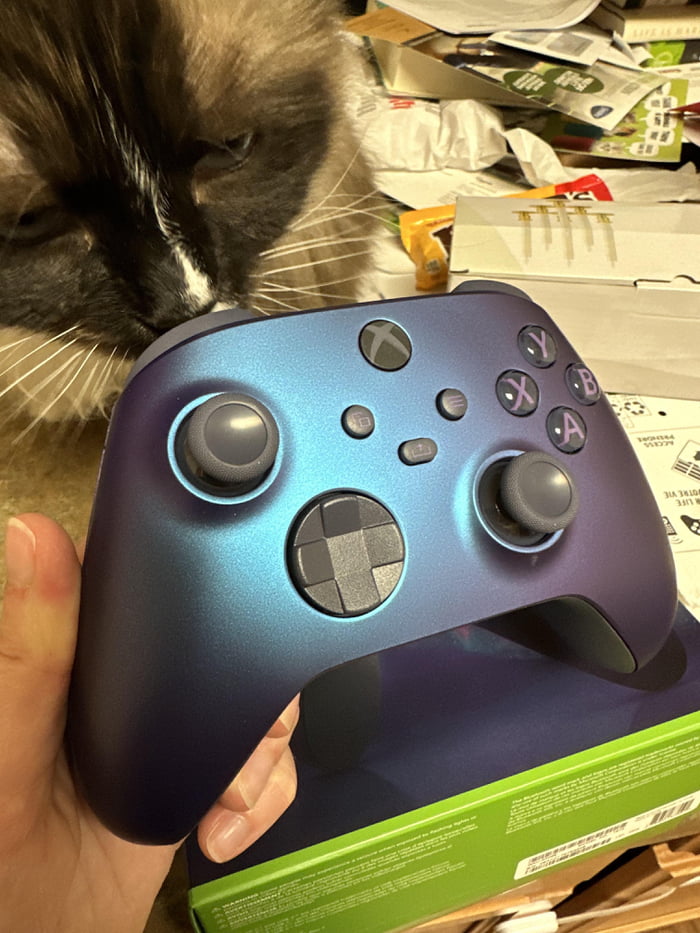 Purple-y controller 💜 - 9GAG