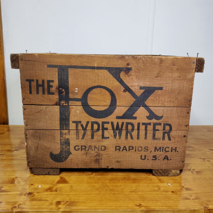Fox Typewriter shipping box - 9GAG