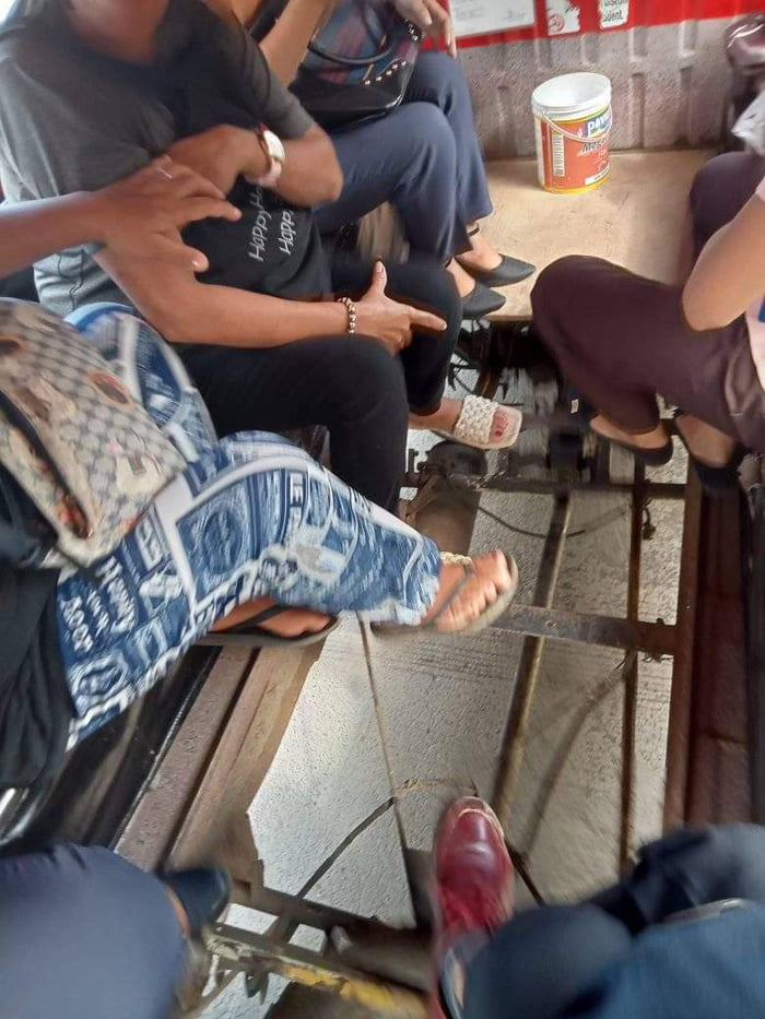 Transparent yung sahig - 9GAG