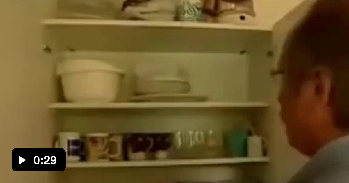 Nicht alle Tassen im Schrank! - 9GAG