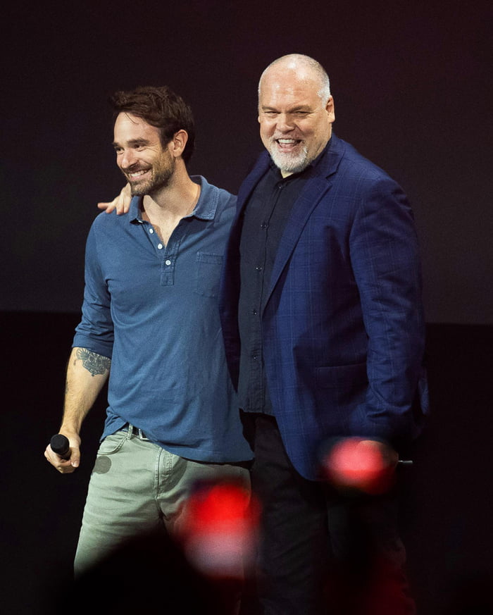 ‘Daredevil’ stars Charlie Cox & Vincent D’Onofrio reunited on stage at D23Expo! - 9GAG