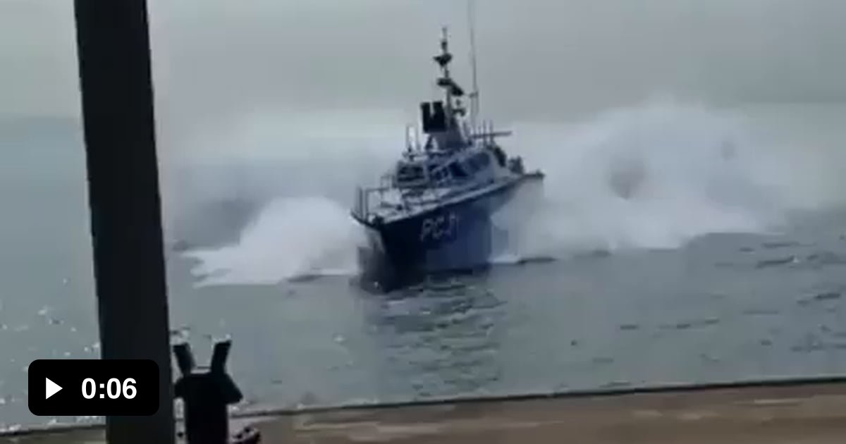 This boat is going fast! - 9GAG