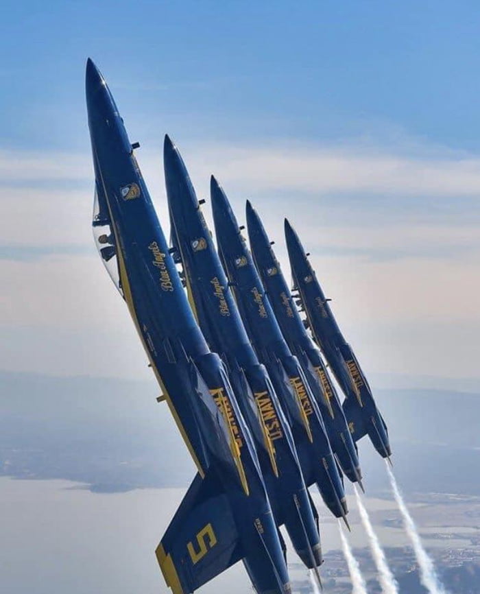 The Blue Angels during their routine. - 9GAG