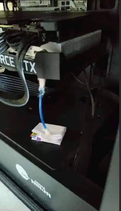 Budget GPU bracket - 9GAG