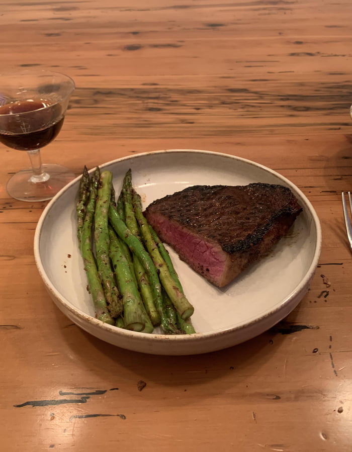 Homemade steak and asparagus - 9GAG