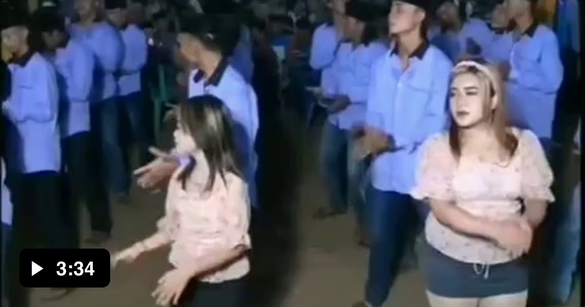 Hiburan rakyat daerah jawa jelata dan sekitarnya. - 9GAG