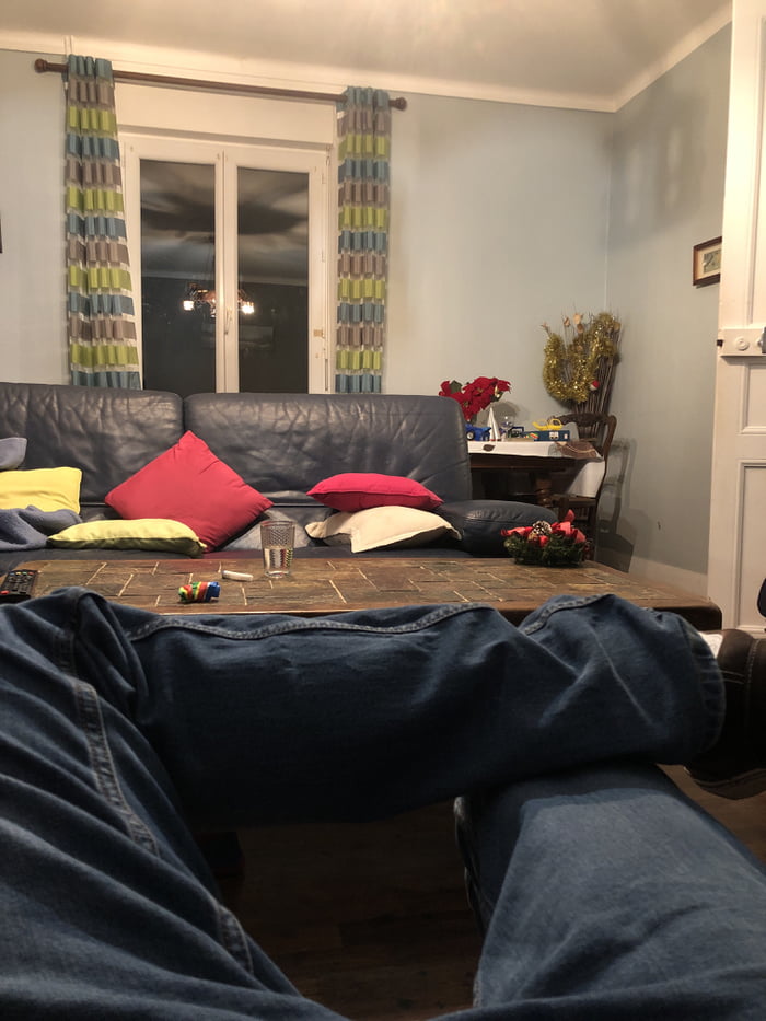 Things are finally quiet at the foster home i work in ! Happy new year ...