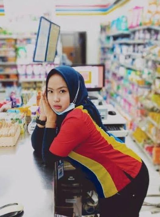 Kumpulan scandal spg Indomaret terlengkap se-universe dood - 9GAG