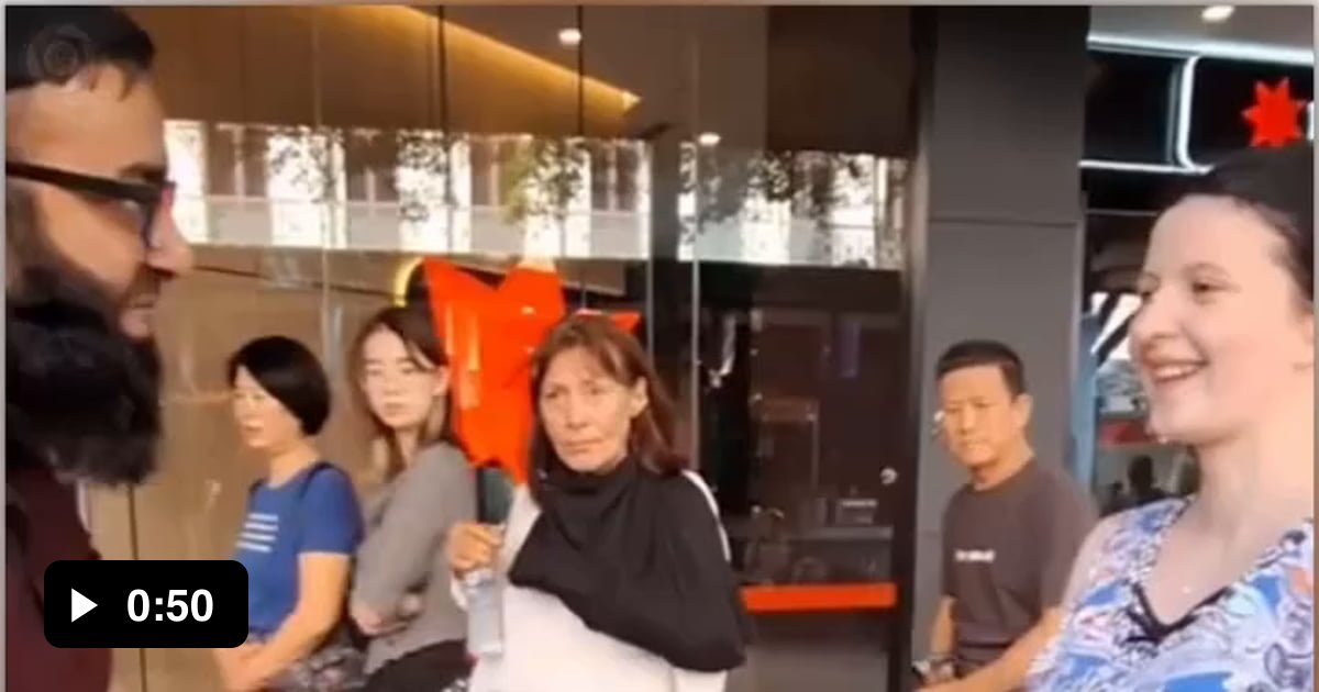 Elizabeth from Aussie, accepted Islam in Melbourne Central Business ...