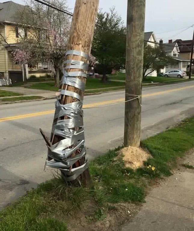Fixed the dumb telephone pole, boss. - 9GAG
