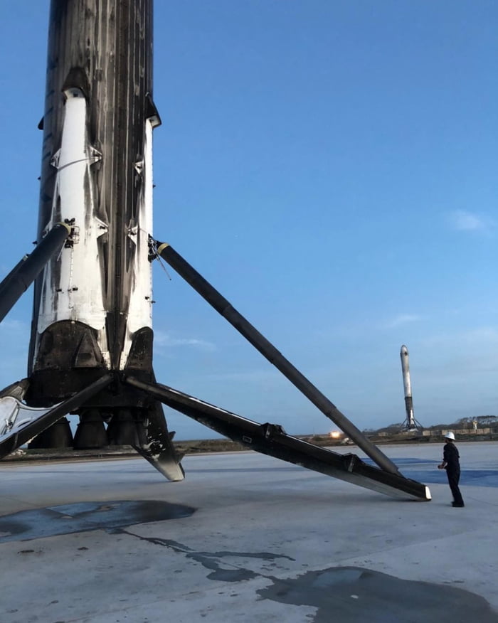 Since SpaceX's camera makes the Falcon Heavy look tiny, here is a ...