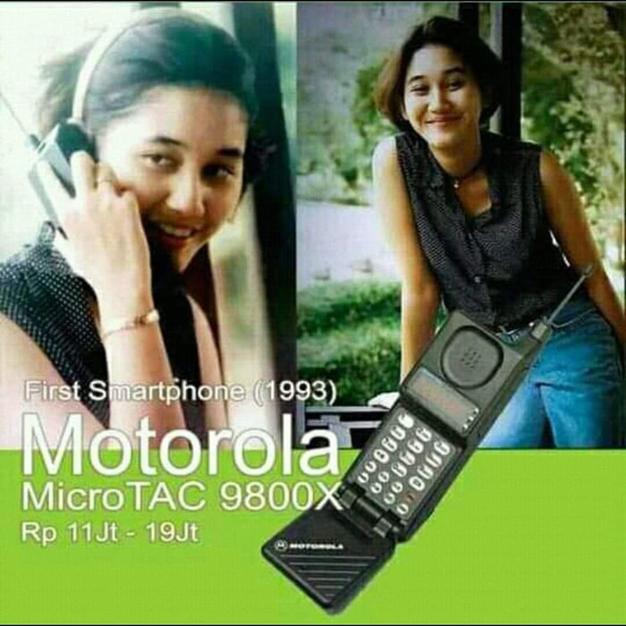 Boomer era 90's motorola smartphone - 9GAG