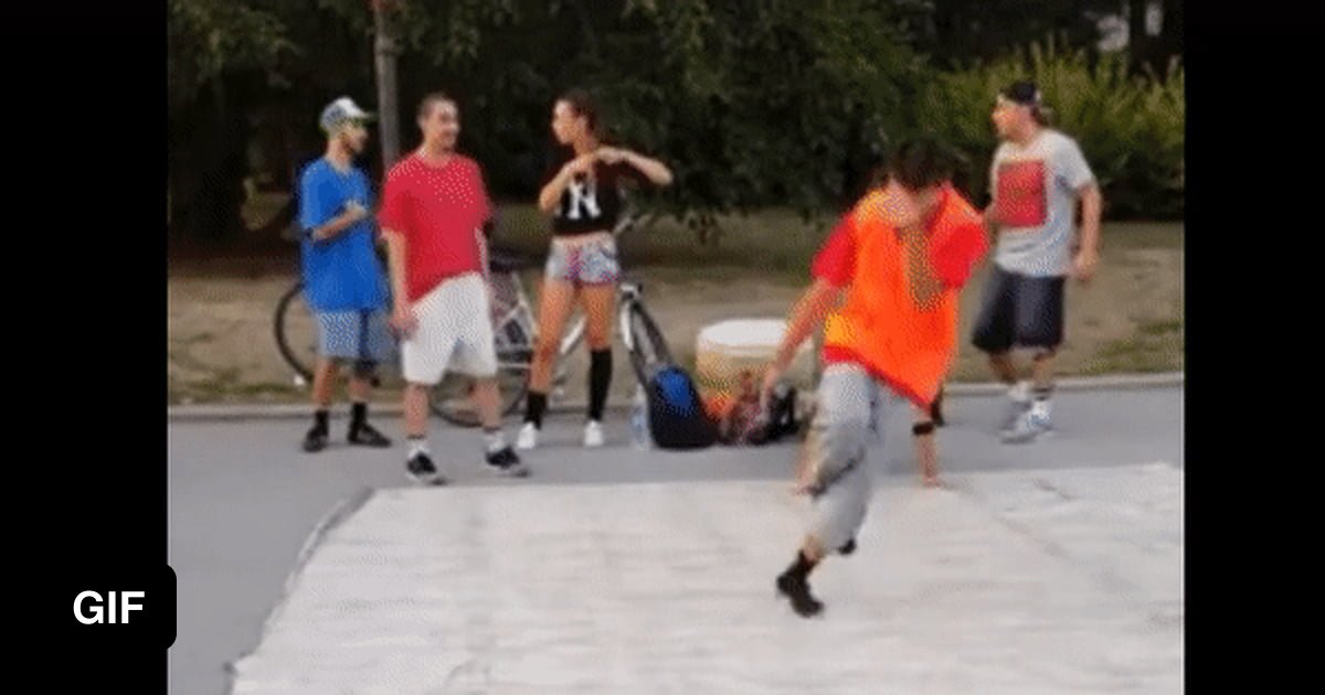 Break dancing doggo' - 9GAG