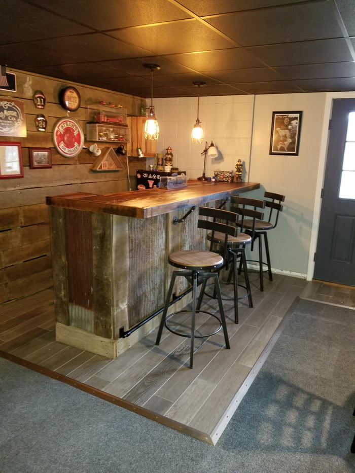 The bar is pretty much set up in the new man cave! - 9GAG