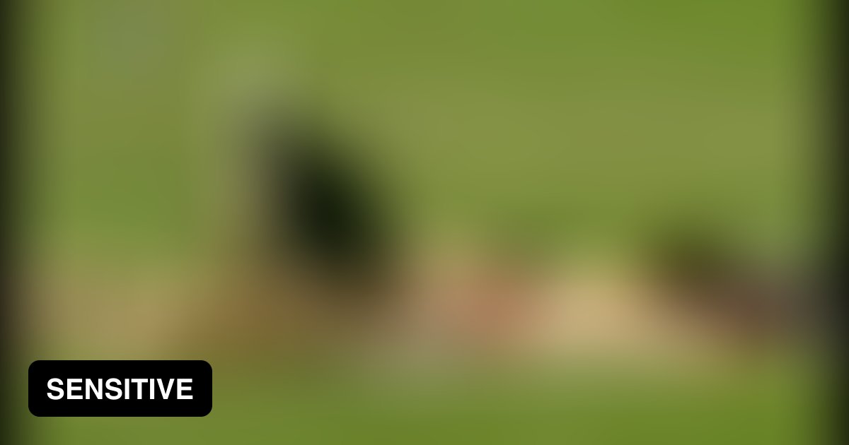 Sniffing the buffet.. Yum yum - 9GAG