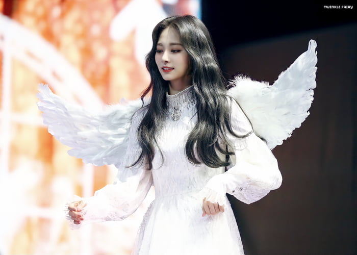 Angel Tzuyu - 9GAG