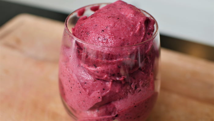 Forest Fruit Ice Cream In 3 Minutes - 9GAG