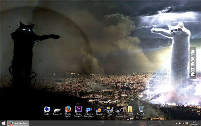 Best wallpaper ever! Ceiling Cat vs Basement Cat - 9GAG