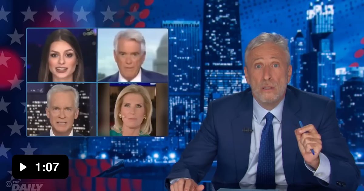 Jon Stewart roasting Chicago Deep Dish Pizza in front of a Chicago audience - 9GAG