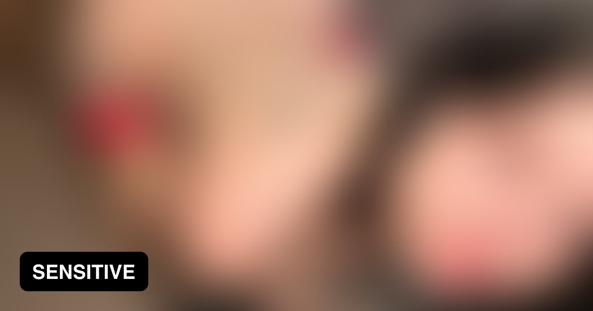 Pink to match the lips - 9GAG