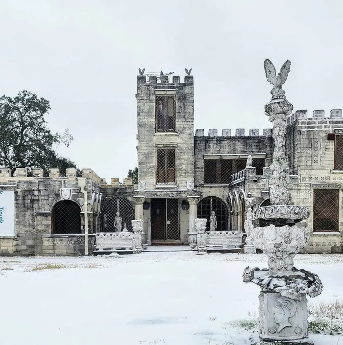 Pignataro Castle. Santa Fe TX - 9GAG
