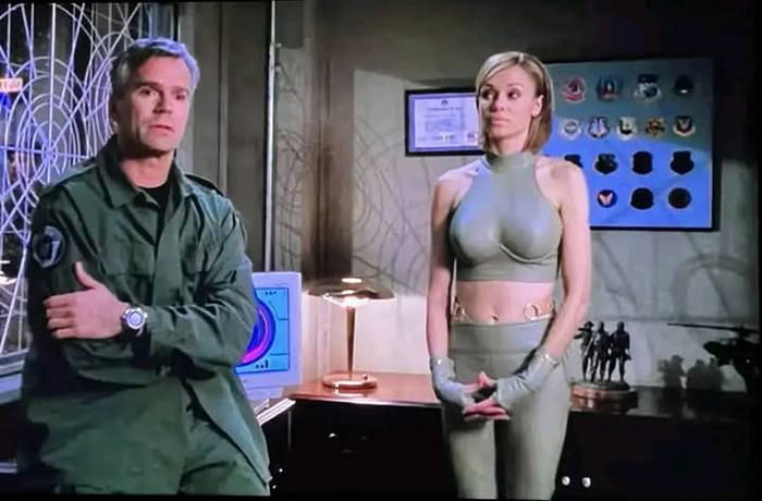 I watch Stargate sg1 for the plot - 9GAG